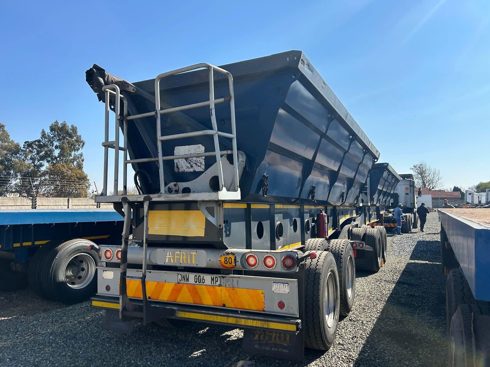 Side tipper links - OB Logistics